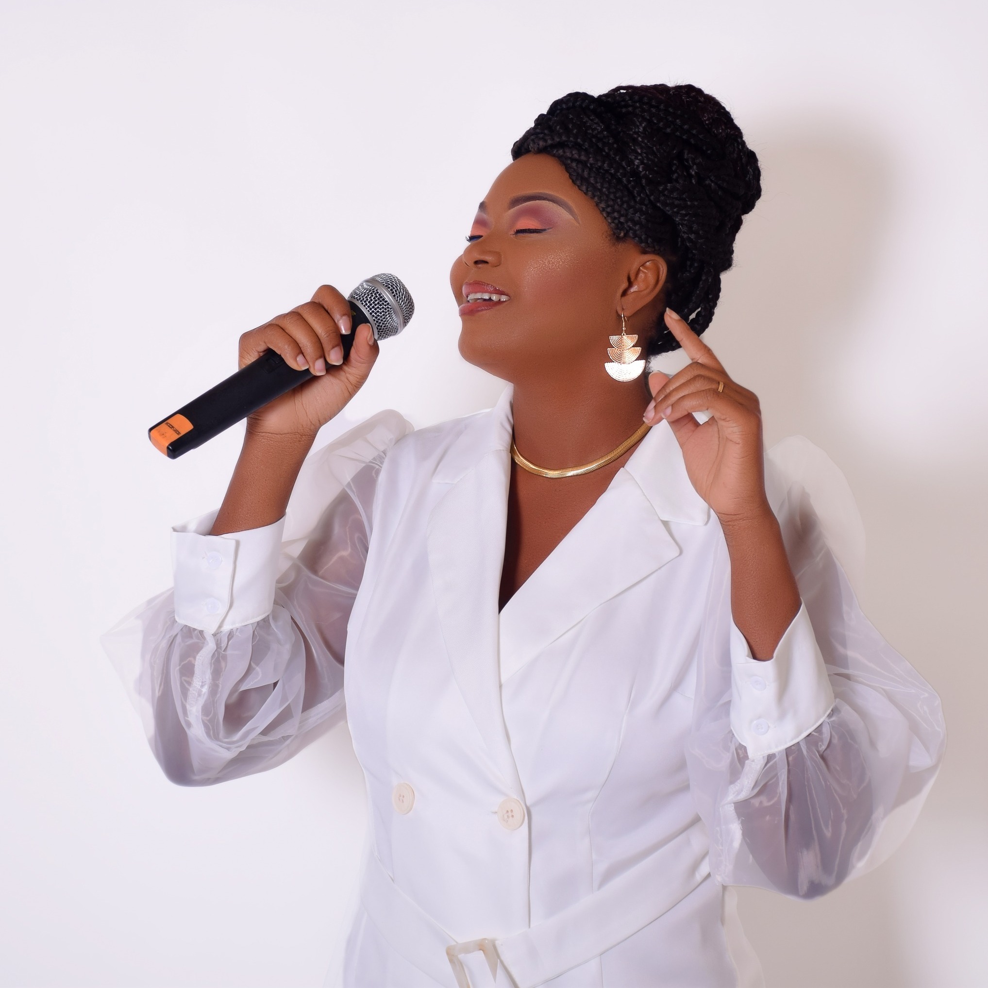 Côte d’Ivoire : Le passage de la Chantre centrafricaine, Emmanuelle ...